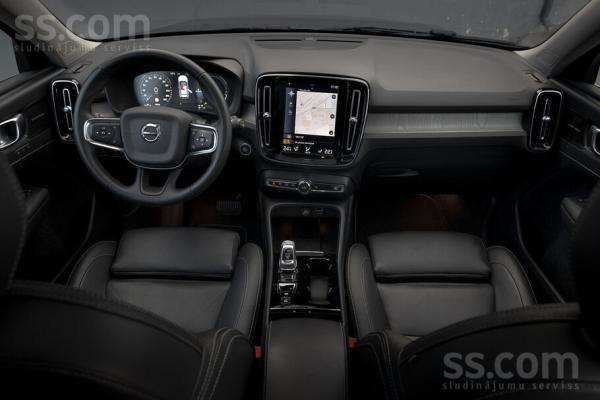 Blue Volvo XC40 2021 in Jelgava, with an engine capacity of 1.50 L and mileage of 165 thousand km for 22500 €, photo 8 on AUTOMOTO.COM.LV