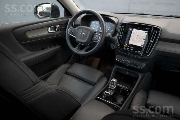 Blue Volvo XC40 2021 in Jelgava, with an engine capacity of 1.50 L and mileage of 165 thousand km for 22500 €, photo 9 on AUTOMOTO.COM.LV