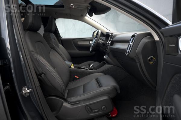 Blue Volvo XC40 2021 in Jelgava, with an engine capacity of 1.50 L and mileage of 165 thousand km for 22500 €, photo 11 on AUTOMOTO.COM.LV