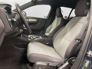 Zils Volvo XC40 2021 Marijampole, ar dzinēja tilpumu 1.48 L un nobraukumu 146 tūkst. km par 21175 €, foto 8 vietnē AUTOMOTO.COM.LV