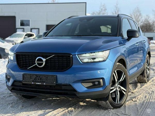 Blue Volvo XC40 2021 in Utena, with an engine capacity of 1.48 L and mileage of 156 thousand km for 21500 €, photo 1 on AUTOMOTO.COM.LV