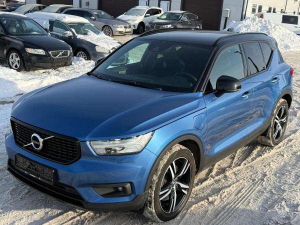 Blue Volvo XC40 2021 in Utena, with an engine capacity of 1.48 L and mileage of 156 thousand km for 21500 €, photo 4 on AUTOMOTO.COM.LV