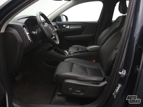 Blue Volvo XC40 2021 in Vilnius, with an engine capacity of 1.50 L and mileage of 196 thousand km for 20199 €, photo 4 on AUTOMOTO.COM.LV