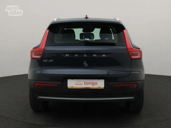 Blue Volvo XC40 2021 in Vilnius, with an engine capacity of 1.50 L and mileage of 196 thousand km for 20199 €, photo 5 on AUTOMOTO.COM.LV
