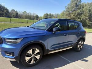 Синий Вольво XC40 2021 в Пренай, объемом двигателя 1.48 л и пробегом 48 тыс. км за 23000 €, фото  на AUTOMOTO.COM.LV