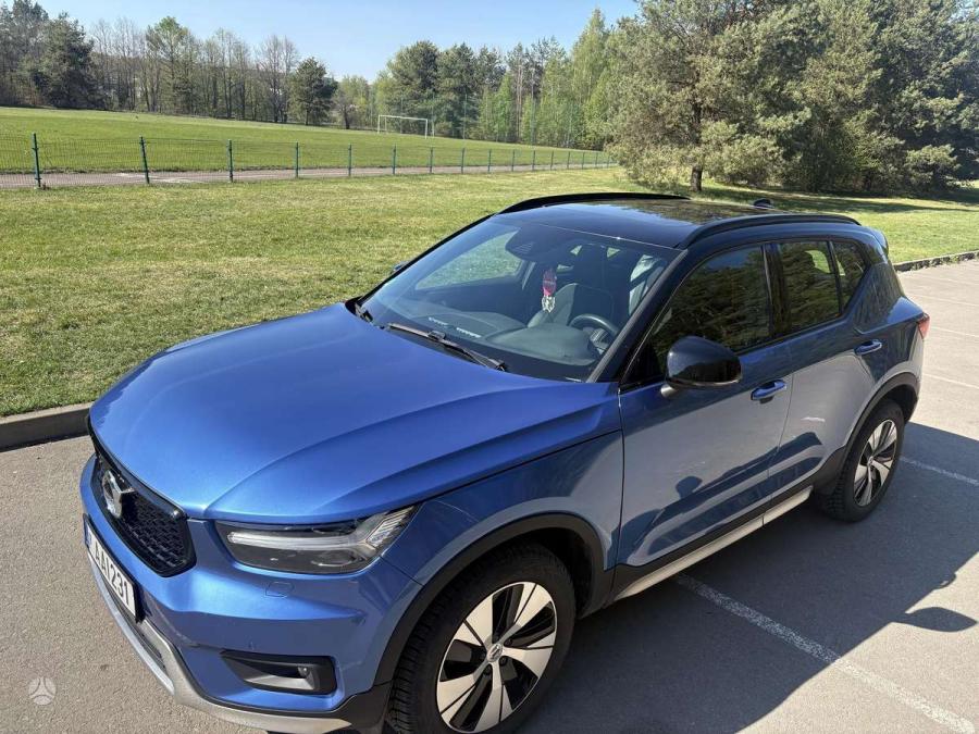 Blue Volvo XC40 2021 in Prienai, with an engine capacity of 1.48 L and mileage of 48 thousand km for 23000 €, photo 3 on AUTOMOTO.COM.LV