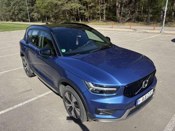 Синий Вольво XC40 2021 в Пренай, объемом двигателя 1.48 л и пробегом 48 тыс. км за 23000 €, фото 3 на AUTOMOTO.COM.LV