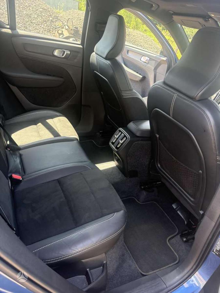 Blue Volvo XC40 2021 in Prienai, with an engine capacity of 1.48 L and mileage of 48 thousand km for 23000 €, photo 14 on AUTOMOTO.COM.LV