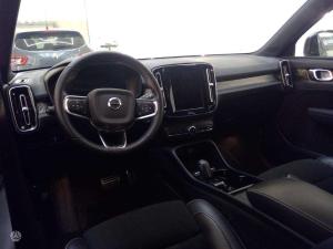 Blue Volvo XC40 2021 in Vilnius, with an engine capacity of 1.48 L and mileage of 150 thousand km for 22385 €, photo 9 on AUTOMOTO.COM.LV
