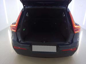 Blue Volvo XC40 2021 in Vilnius, with an engine capacity of 1.48 L and mileage of 150 thousand km for 22385 €, photo 13 on AUTOMOTO.COM.LV