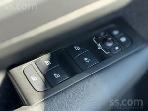 Zils Volvo XC40 2021 Rīga, ar dzinēja tilpumu 1.50 L un nobraukumu 192 tūkst. km par 19900 €, foto 6 vietnē AUTOMOTO.COM.LV
