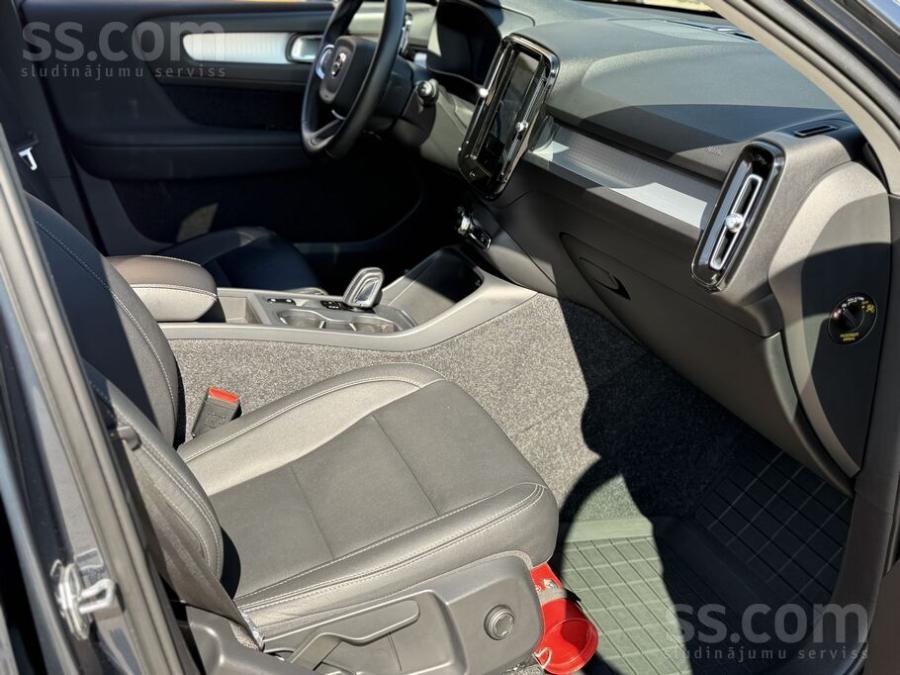 Zils Volvo XC40 2021 Rīga, ar dzinēja tilpumu 1.50 L un nobraukumu 192 tūkst. km par 19900 €, foto 17 vietnē AUTOMOTO.COM.LV