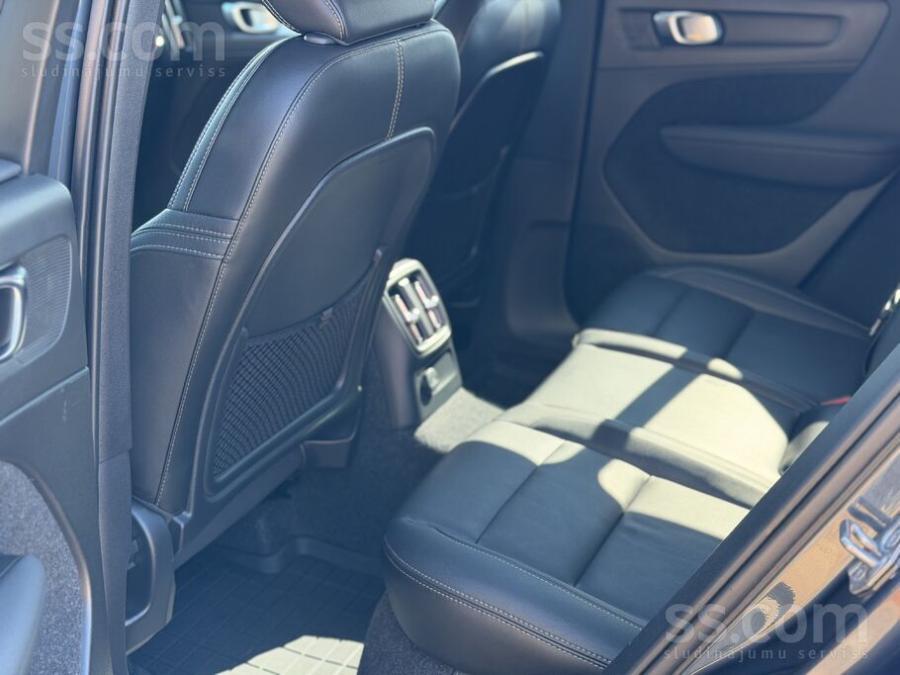 Zils Volvo XC40 2021 Rīga, ar dzinēja tilpumu 1.50 L un nobraukumu 192 tūkst. km par 19900 €, foto 18 vietnē AUTOMOTO.COM.LV