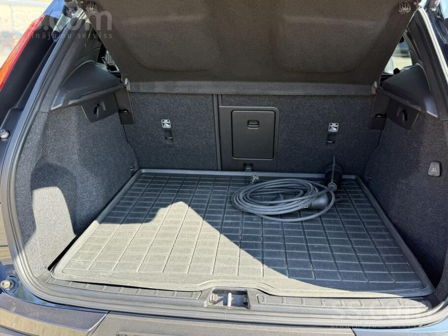 Zils Volvo XC40 2021 Rīga, ar dzinēja tilpumu 1.50 L un nobraukumu 192 tūkst. km par 19900 €, foto 19 vietnē AUTOMOTO.COM.LV