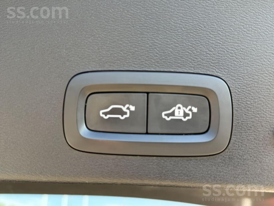 Zils Volvo XC40 2021 Rīga, ar dzinēja tilpumu 1.50 L un nobraukumu 192 tūkst. km par 19900 €, foto 21 vietnē AUTOMOTO.COM.LV