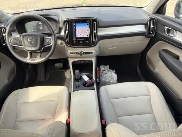 Zils Volvo XC40 2021 Rīga, ar dzinēja tilpumu 1.50 L un nobraukumu 170 tūkst. km par 22500 €, foto 3 vietnē AUTOMOTO.COM.LV