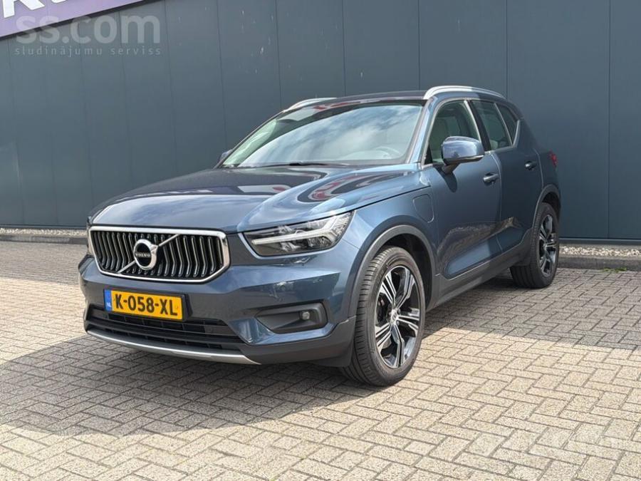 Синий Вольво XC40 2021 в Рига, объемом двигателя 1.50 л и пробегом 170 тыс. км за 22500 €, фото 1 на AUTOMOTO.COM.LV