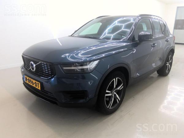 Синий Вольво XC40 2021 в Рига, объемом двигателя 1.50 л и пробегом 190 тыс. км за 21500 €, фото 1 на AUTOMOTO.COM.LV