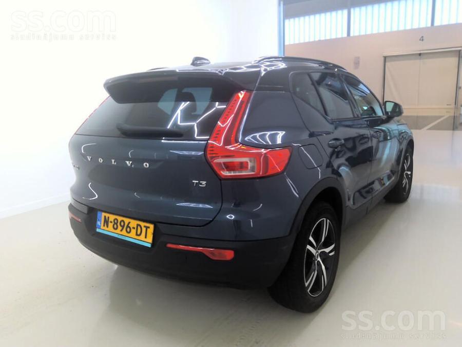 Zils Volvo XC40 2021 Rīga, ar dzinēja tilpumu 1.50 L un nobraukumu 190 tūkst. km par 21500 €, foto 3 vietnē AUTOMOTO.COM.LV