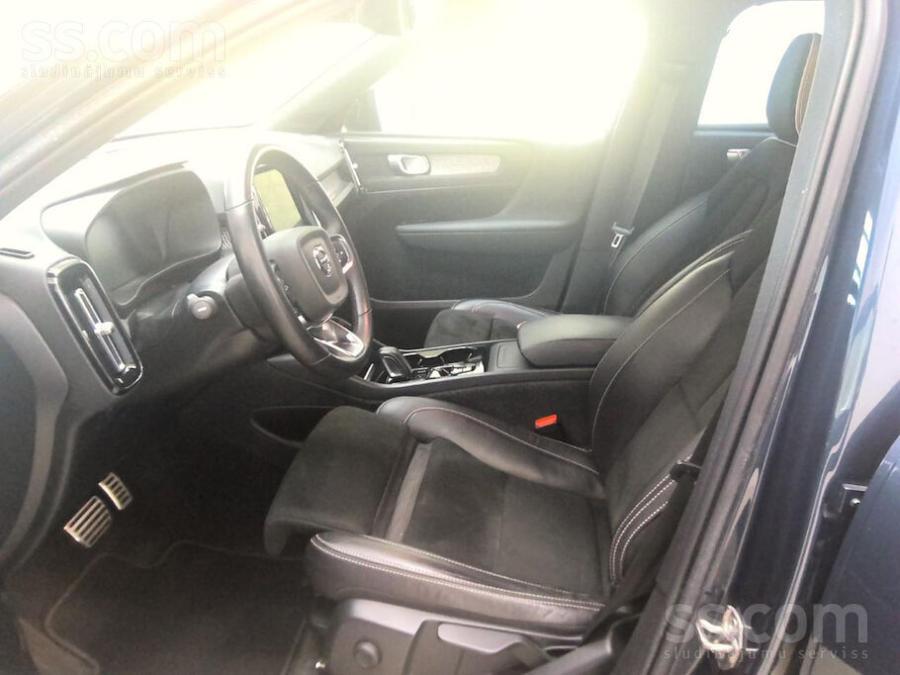 Zils Volvo XC40 2021 Rīga, ar dzinēja tilpumu 1.50 L un nobraukumu 190 tūkst. km par 21500 €, foto 4 vietnē AUTOMOTO.COM.LV