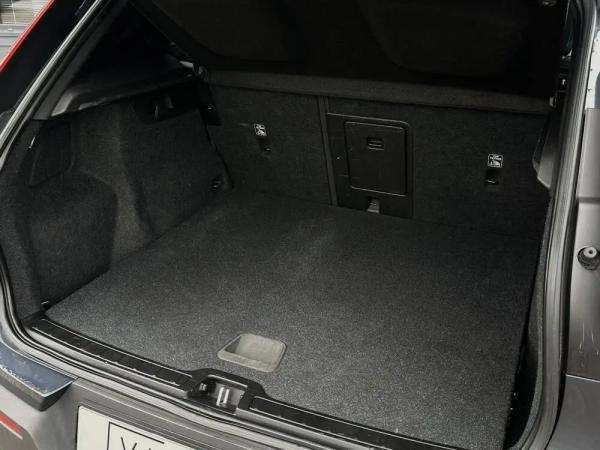 Blue Volvo XC40 2021 in Jelgava, with an engine capacity of 1.50 L and mileage of 190 thousand km for 21500 €, photo 9 on AUTOMOTO.COM.LV