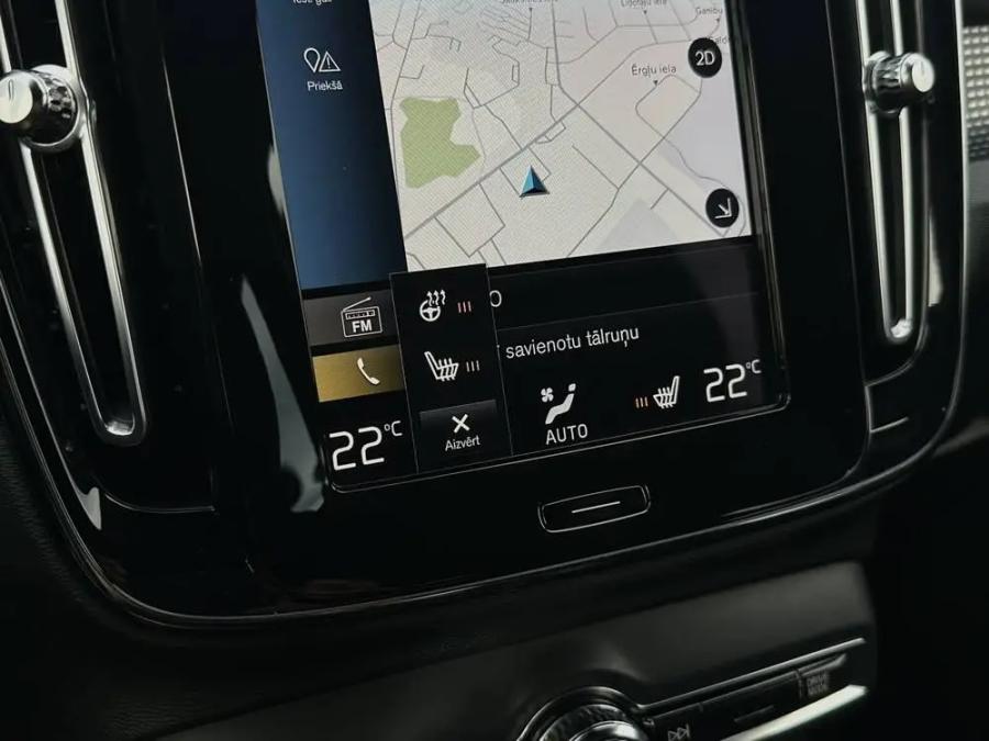 Zils Volvo XC40 2021 Jelgava, ar dzinēja tilpumu 1.50 L un nobraukumu 190 tūkst. km par 21500 €, foto 14 vietnē AUTOMOTO.COM.LV