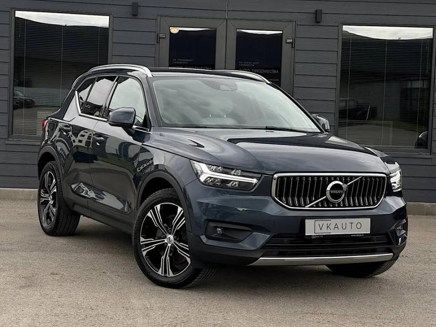 Синий Вольво XC40 2021 в Елгава, объемом двигателя 1.50 л и пробегом 170 тыс. км за 22500 €, фото 1 на AUTOMOTO.COM.LV