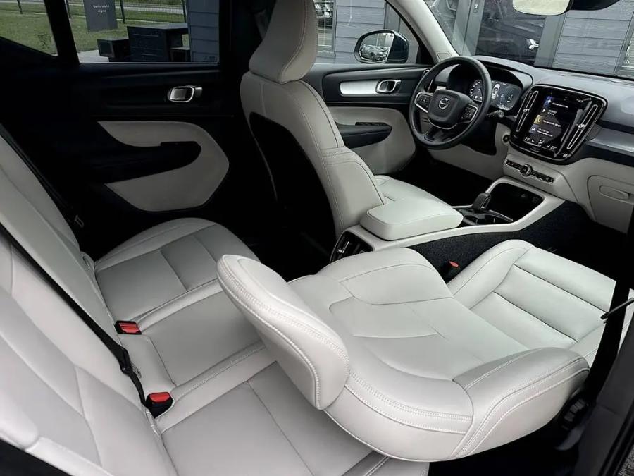 Синий Вольво XC40 2021 в Елгава, объемом двигателя 1.50 л и пробегом 170 тыс. км за 22500 €, фото 8 на AUTOMOTO.COM.LV