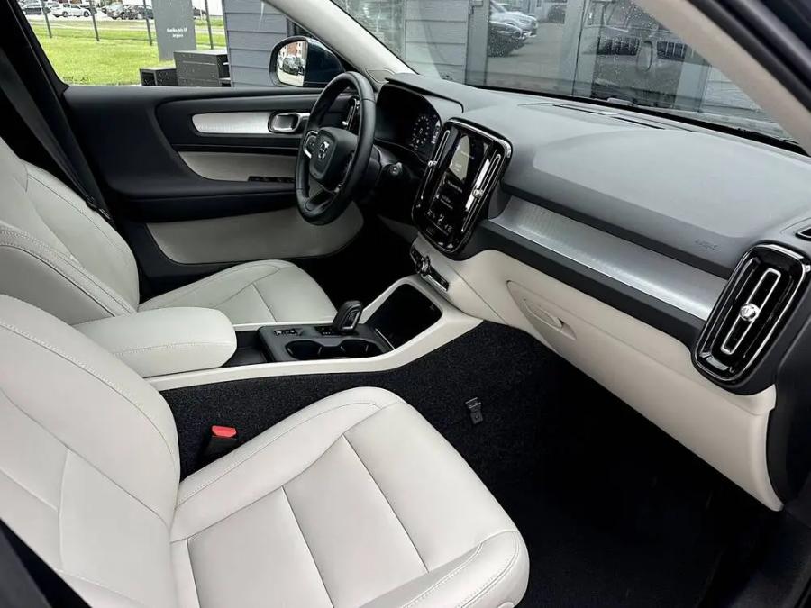 Синий Вольво XC40 2021 в Елгава, объемом двигателя 1.50 л и пробегом 170 тыс. км за 22500 €, фото 9 на AUTOMOTO.COM.LV
