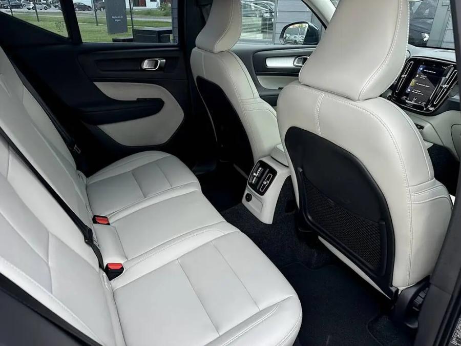 Синий Вольво XC40 2021 в Елгава, объемом двигателя 1.50 л и пробегом 170 тыс. км за 22500 €, фото 10 на AUTOMOTO.COM.LV