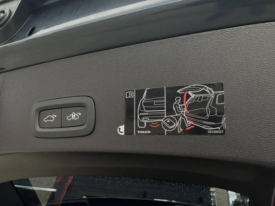 Синий Вольво XC40 2021 в Елгава, объемом двигателя 1.50 л и пробегом 170 тыс. км за 22500 €, фото 12 на AUTOMOTO.COM.LV