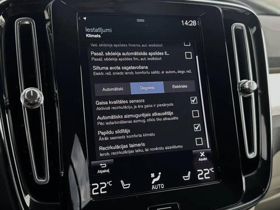 Синий Вольво XC40 2021 в Елгава, объемом двигателя 1.50 л и пробегом 170 тыс. км за 22500 €, фото 17 на AUTOMOTO.COM.LV