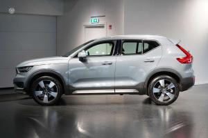 Blue Volvo XC40 2021 in Vilnius, with an engine capacity of 1.97 L and mileage of 140 thousand km for 24900 €, photo 3 on AUTOMOTO.COM.LV
