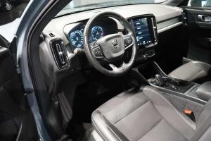 Blue Volvo XC40 2021 in Vilnius, with an engine capacity of 1.97 L and mileage of 140 thousand km for 24900 €, photo 9 on AUTOMOTO.COM.LV
