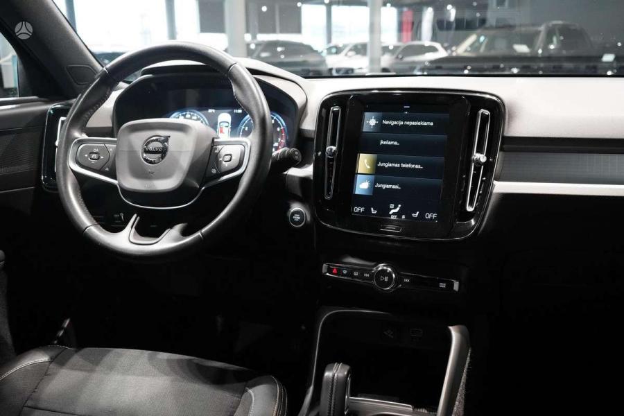 Blue Volvo XC40 2021 in Vilnius, with an engine capacity of 1.97 L and mileage of 140 thousand km for 24900 €, photo 16 on AUTOMOTO.COM.LV