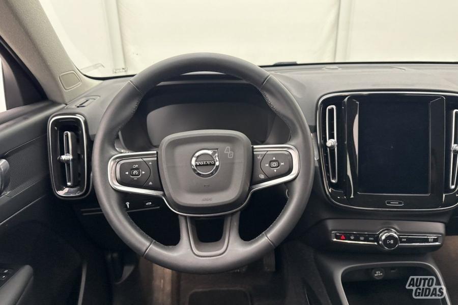 Blue Volvo XC40 2022 in Kaunas, with an engine capacity of 0.00 L and mileage of 66 thousand km for 30459 €, photo 14 on AUTOMOTO.COM.LV