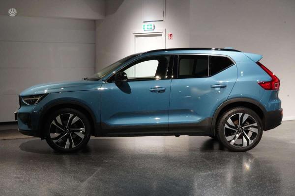 Zils Volvo XC40 2022 Viļņa, ar dzinēja tilpumu 1.97 L un nobraukumu 53 tūkst. km par 33900 €, foto 2 vietnē AUTOMOTO.COM.LV