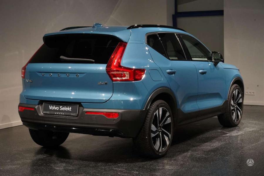Zils Volvo XC40 2022 Viļņa, ar dzinēja tilpumu 1.97 L un nobraukumu 53 tūkst. km par 33900 €, foto 3 vietnē AUTOMOTO.COM.LV