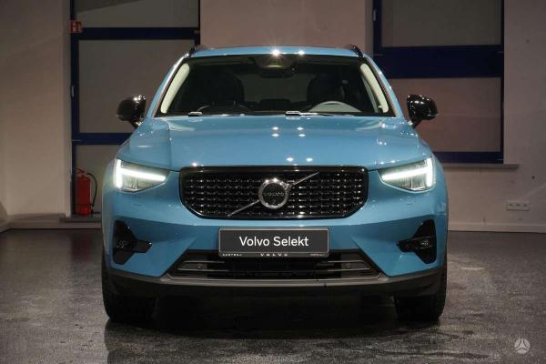 Zils Volvo XC40 2022 Viļņa, ar dzinēja tilpumu 1.97 L un nobraukumu 53 tūkst. km par 33900 €, foto 4 vietnē AUTOMOTO.COM.LV