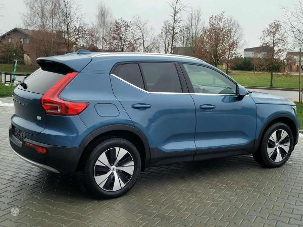 Blue Volvo XC40 2022 in Siauliai, with an engine capacity of 1.48 L and mileage of 101 thousand km for 27950 €, photo 5 on AUTOMOTO.COM.LV