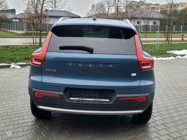 Blue Volvo XC40 2022 in Siauliai, with an engine capacity of 1.48 L and mileage of 101 thousand km for 27950 €, photo 6 on AUTOMOTO.COM.LV