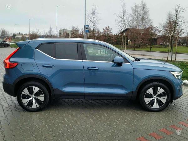 Blue Volvo XC40 2022 in Siauliai, with an engine capacity of 1.48 L and mileage of 101 thousand km for 27950 €, photo 9 on AUTOMOTO.COM.LV