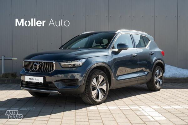 Blue Volvo XC40 2022 in Vilnius, with an engine capacity of 1.50 L and mileage of 154 thousand km for 23150 €, photo 1 on AUTOMOTO.COM.LV