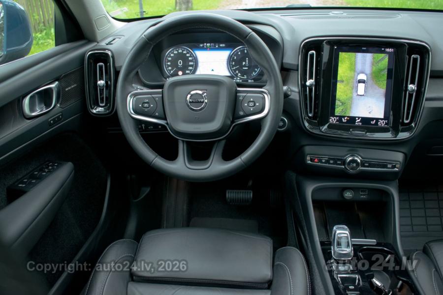 Zils Volvo XC40 2022 Tallina, ar dzinēja tilpumu 1.50 L un nobraukumu 120 tūkst. km par 29990 €, foto 4 vietnē AUTOMOTO.COM.LV