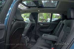 Zils Volvo XC40 2022 Tallina, ar dzinēja tilpumu 1.50 L un nobraukumu 120 tūkst. km par 29990 €, foto 5 vietnē AUTOMOTO.COM.LV