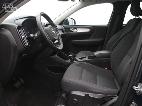 Blue Volvo XC40 2022 in Vilnius, with an engine capacity of 1.50 L and mileage of 179 thousand km for 20199 €, photo 4 on AUTOMOTO.COM.LV