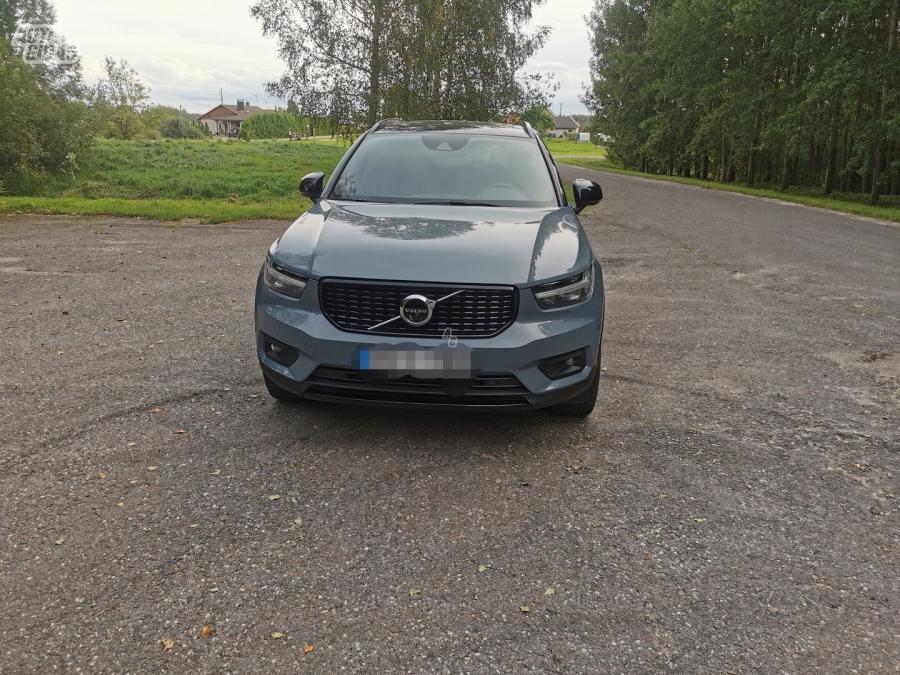 Синий Вольво XC40 2022 в Плунге, объемом двигателя 2.00 л и пробегом 35 тыс. км за 25750 €, фото 1 на AUTOMOTO.COM.LV