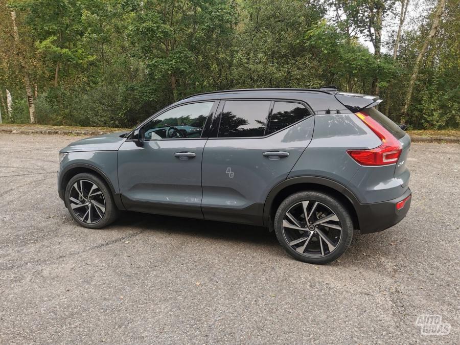 Синий Вольво XC40 2022 в Плунге, объемом двигателя 2.00 л и пробегом 35 тыс. км за 25750 €, фото 6 на AUTOMOTO.COM.LV