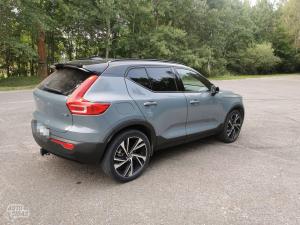 Синий Вольво XC40 2022 в Плунге, объемом двигателя 2.00 л и пробегом 35 тыс. км за 25750 €, фото 7 на AUTOMOTO.COM.LV