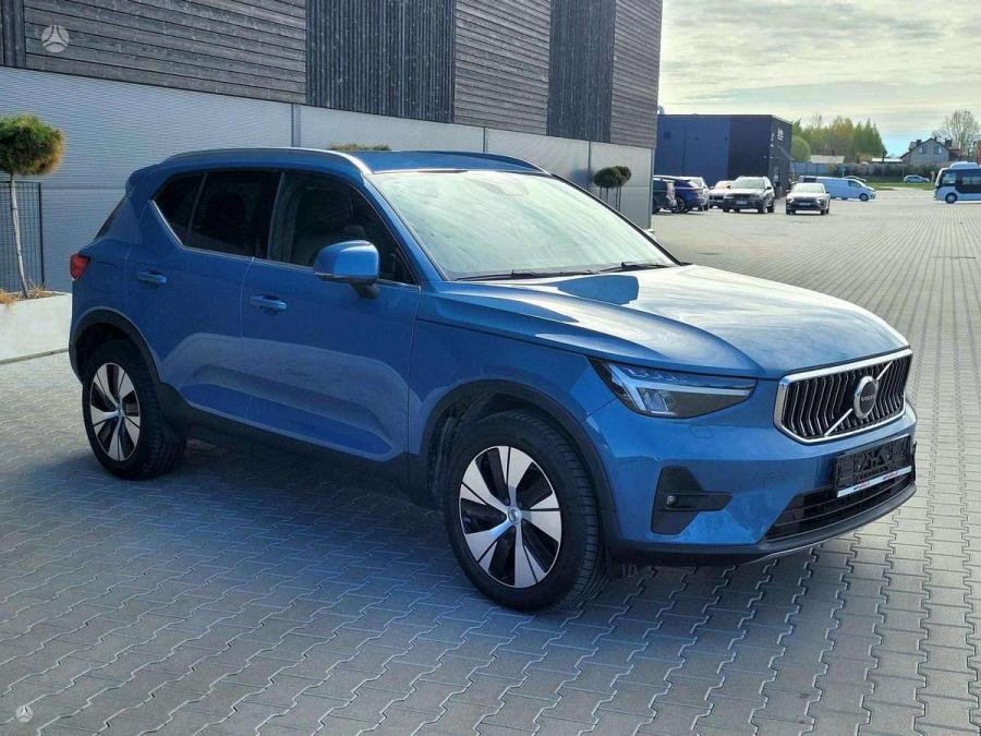 Blue Volvo XC40 2022 in Siauliai, with an engine capacity of 1.48 L and mileage of 101 thousand km for 26500 €, photo 3 on AUTOMOTO.COM.LV